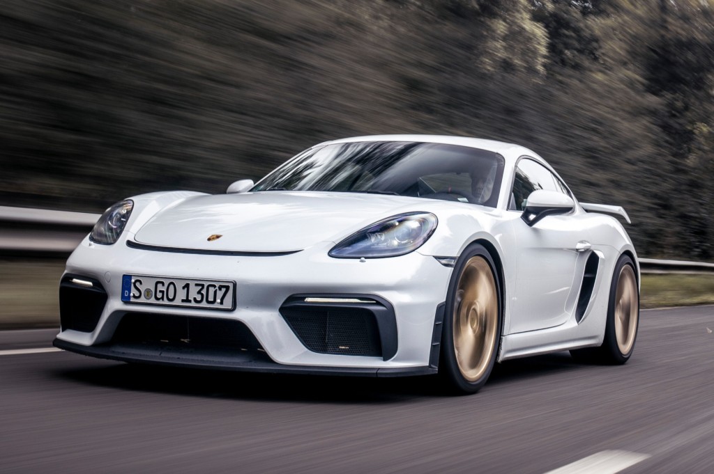 Porsche 718 GT4 | Road & Track Review - PcarWise